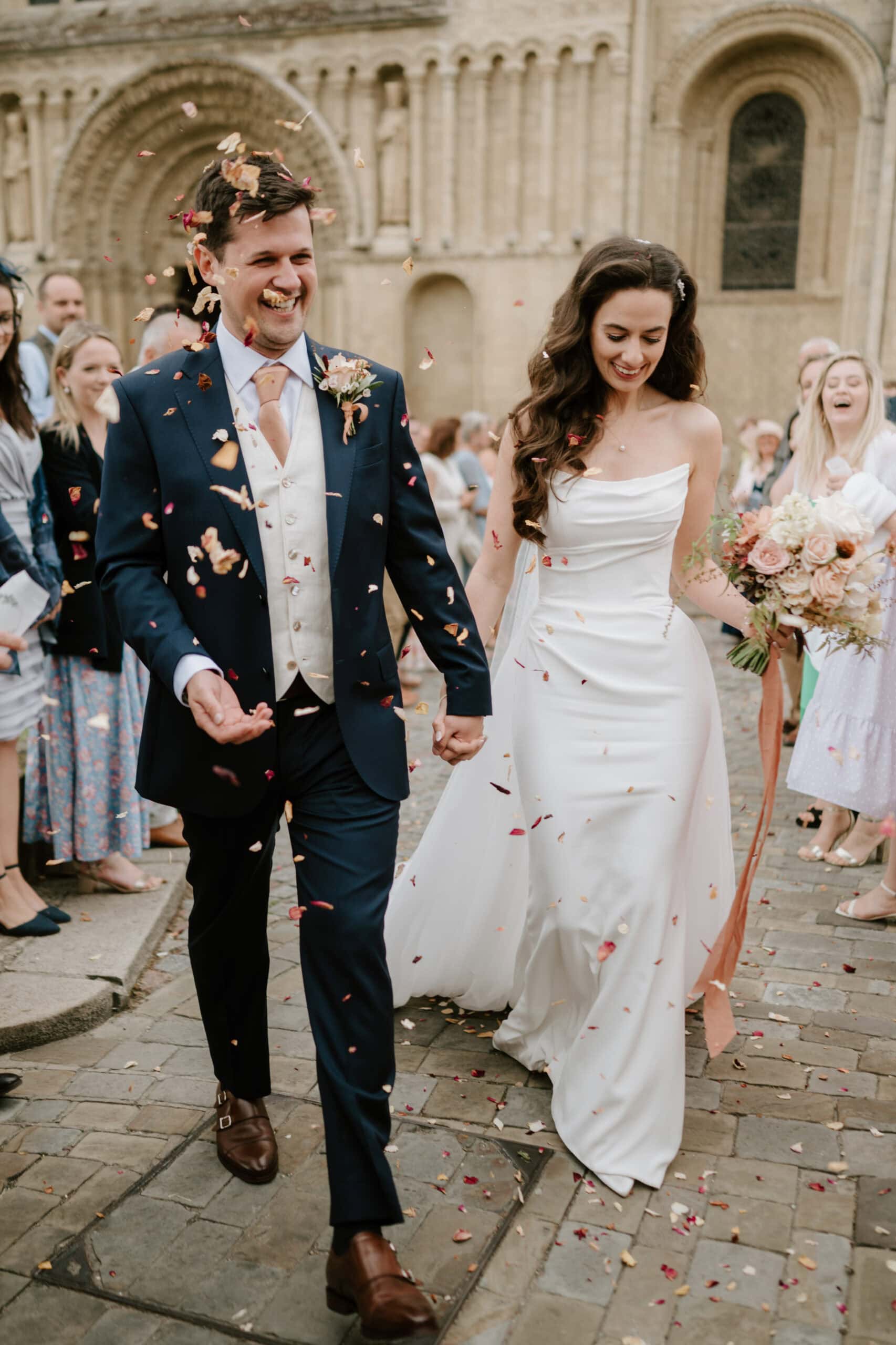 Confetti Calculator: Perfect Amount for Weddings
